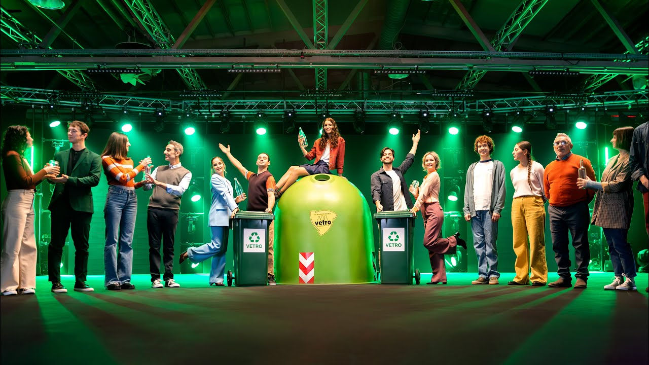 CoReVe returns on air with "Fatti mandare dalla mamma a buttare il vetro"